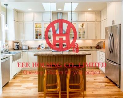 China Fashion Shaker-style Solid Wood Kitchen Cabinet with Excellent Design and Quality for sale