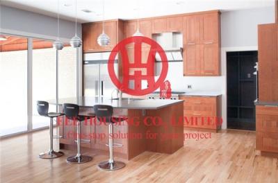 China Fashion Shaker-style Solid Wood Kitchen Cabinet with Excellent Design and Quality for sale
