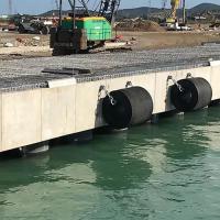 China Natural Rubber Cylindrical Fenders Boat Jetty Bumpers For Vessels for sale
