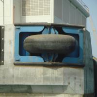 China D370 Cushion Roller Fenders ISO9001 Flexible NBR Natural Rubber Naval Grade for sale