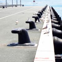 China PIANC Standard Mooring Bollards Cast Steel 30 Tons For Dock Boat for sale