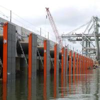 China Pianc 2002 Marine Mooring Cell Rubber Fender Bumper With Steel Frontal Frame for sale