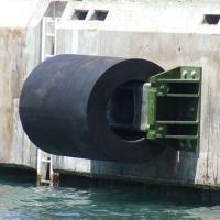 China Reliable Cylindrical Marine Fenders Boat Accessories Submarine for sale