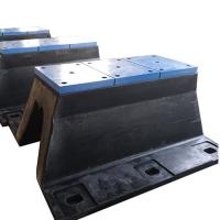 China Hongruntong Powerful Arch Rubber Fender For Protecting Ships Of All Sizes for sale