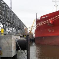 China Marine Safety Natural OEM Cylindrical Rubber Fender Dock For Vessel Protection for sale
