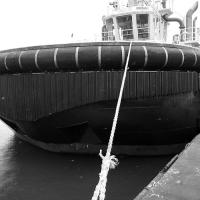 China Tugboat Tire Fenders Cylindrical Fenders Tugboat Bumpers For Docking And Mooring for sale