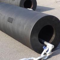 China Black Cylindrical Marine Fenders Durable Fenders For High Impact And Low Maintenance for sale