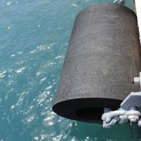 China Cylindrical Marine Fenders Marine Protective Gear Affordable Fenders For Dock Operation for sale