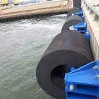 China Customized Black Marine Cylindrical Rubber Fenders For Ship Berthing Safety Mooring Fenders for sale