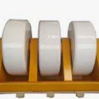 China Manufacturers 10t-40t Capacity Corner Dock Gates Rubber Roller Fender for sale