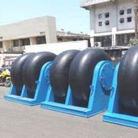 China Roller Fenders Astm D2000 Certified Wheel Fenders For Marine Protection for sale
