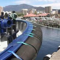 China Shock Absorption Ship Tug Boat Bumpers Fender For Various Marine Environments for sale