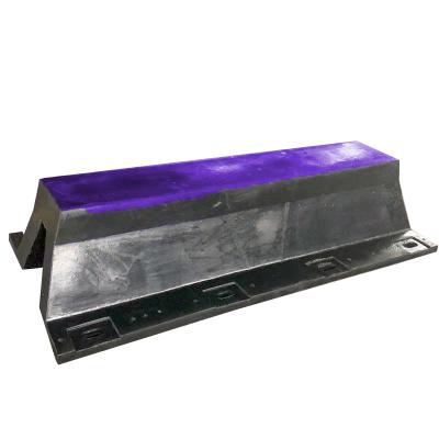 China Marine V Type Fender Rigid Simple Molded One Piece Rubber for sale