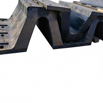 China Rubber Fender High Tensile Strength Superior Cushioning Wear Resistant for sale