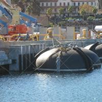 China Heavy Duty Weather Proof Submarine Fenders with Excellent Cushioning Effect for Marine Docking for sale