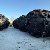 China Yokohama Rubber Fender with High Energy Absorption Durable Wear Resistant for Marine Protection ISO17357-1:2014 Standard for sale