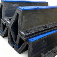 China Marine V Fender Dock Bumper with High Energy Absorption Durable Rubber Construction and Low Maintenance for sale