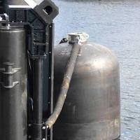 China Vertical Hydro Pneumatic Rubber Submarine Fenders Durable Anti Tear Marine Grade for sale