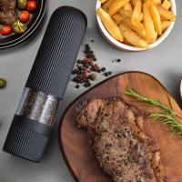 China Electric Pepper Grinder Set Sustainable Ceramic Mills for Home and Solid Seasonings for sale