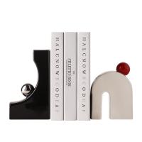 China Home Decoration Pieces Luxury Modern Art Antique Style Elegant Small Ceramic Bookends for sale