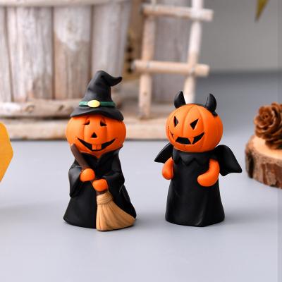 China Customized Size Halloween Hanging Decorations Glass Blown Pumpkin Face for Indoor Night for sale
