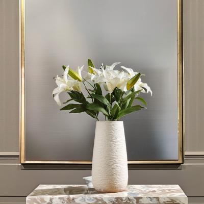 China Home Wedding Table Decoration Low MOQ Ceramic Vase by Designer for Handcrafted Decor for sale