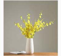 China Low MOQ Classic Art Ceramic Vase for Home Wedding Table Decoration Designer Handmade for sale