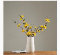 China Low MOQ Classic Art Ceramic Vase for Home Wedding Table Decoration Designer Handmade for sale