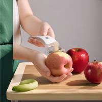 China Sustainable Plastic Kitchen Peeler for Effortless Peeling of Vegetables and Fruits for sale