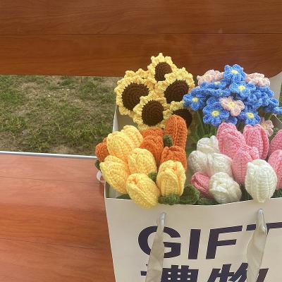 China Eco-friendly Handcrafted Knitted Sunflower Daisy Pouch for Home Decor Graduation Gift for sale