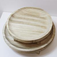 China Customizable Black Wooden Display Stand for Baking Dishes Pans in Natural Wood Color for sale