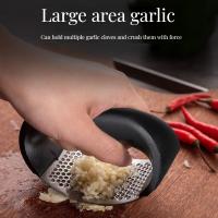 China Super Markets' Best Choice Garlic Press and Peeler Stainless Steel with Bamboo Handle for sale
