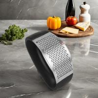China Stainless Steel Manual Grinder Bamboo Onion Grater and Garlic Slicer for Vegetables Stocked for sale