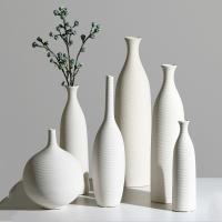 China Add a Touch of Sophistication to Your Home with this White Ceramic Tabletop Vase for sale