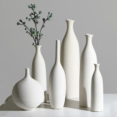 China Add a Touch of Sophistication to Your Home with this White Ceramic Tabletop Vase for sale