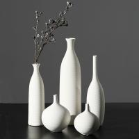 China Add a Touch of Sophistication to Your Home with this White Ceramic Tabletop Vase for sale