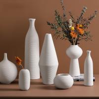 China Add a Touch of Sophistication to Your Home with this White Ceramic Tabletop Vase for sale