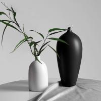 China Hotel Decoration Customized Color Large Modern Vases in Traditional Style for Home for sale