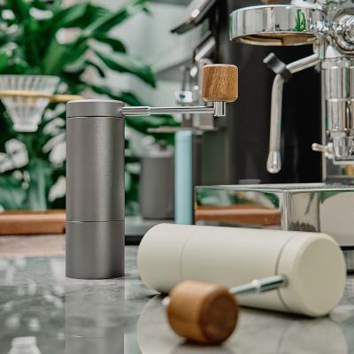 China Modern Design Manual Coffee Grinder with Ceramic Burr and External Coarseness Control for sale