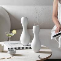 China Modern Minimalist Ceramic Vase in Customized Color for Home and Office Tabletop Decor for sale