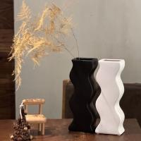 China Customized Color Post-modern Ceramic Vase for Home Ornaments and Fresh Arrangements for sale
