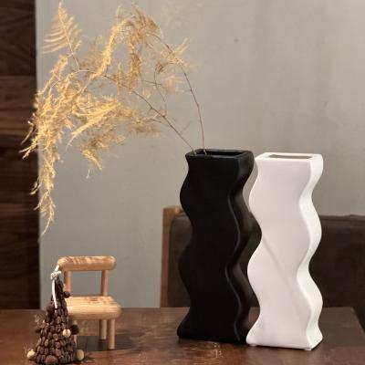 China Customized Color Post-modern Ceramic Vase for Home Ornaments and Fresh Arrangements for sale