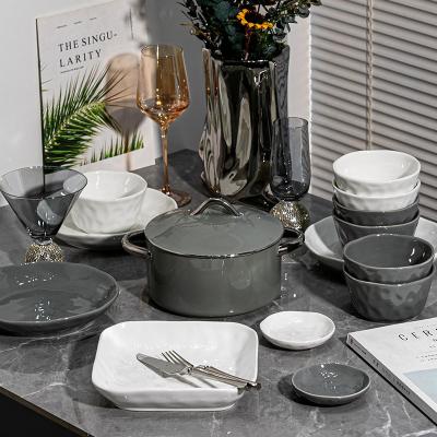 China Back to School Must-Have European Style End Ceramic Tableware Set with Gold Rim for sale