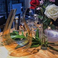 China Direct Amber U-Shaped Crystal Wine Goblets Elegant Fine Wine Glasses for Any Occasion for sale