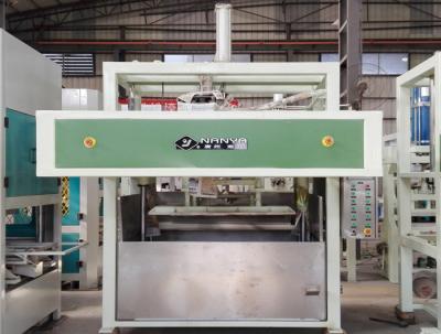 China 700Pcs / H Egg Carton Machine Reciprocating Forming Type 3-4 Persons for sale