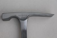 China Slip Resistant PP Cap Pointed Tip Rock Hammer With Shock Absorbing Textured for sale