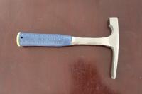 China High Strength Ergonomic Rock Splitting Hammer With Steel Forged Body for sale