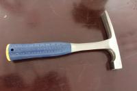 China Lightweight Steel Stone Splitting Hammer For Professional Geological Engineering for sale