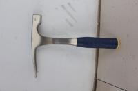 China Quenching Hardness RC50-55 Geologist Rock Hammer For Stone Rock Picking for sale