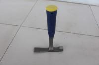 China Quenching Hardness RC50-55 Geologist Rock Hammer For Stone Rock Picking for sale